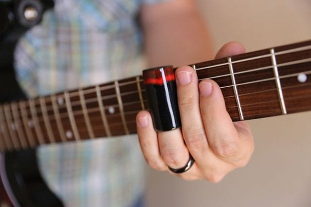 How to Play Slide Guitar and Master It - (Guide) | Sharpens